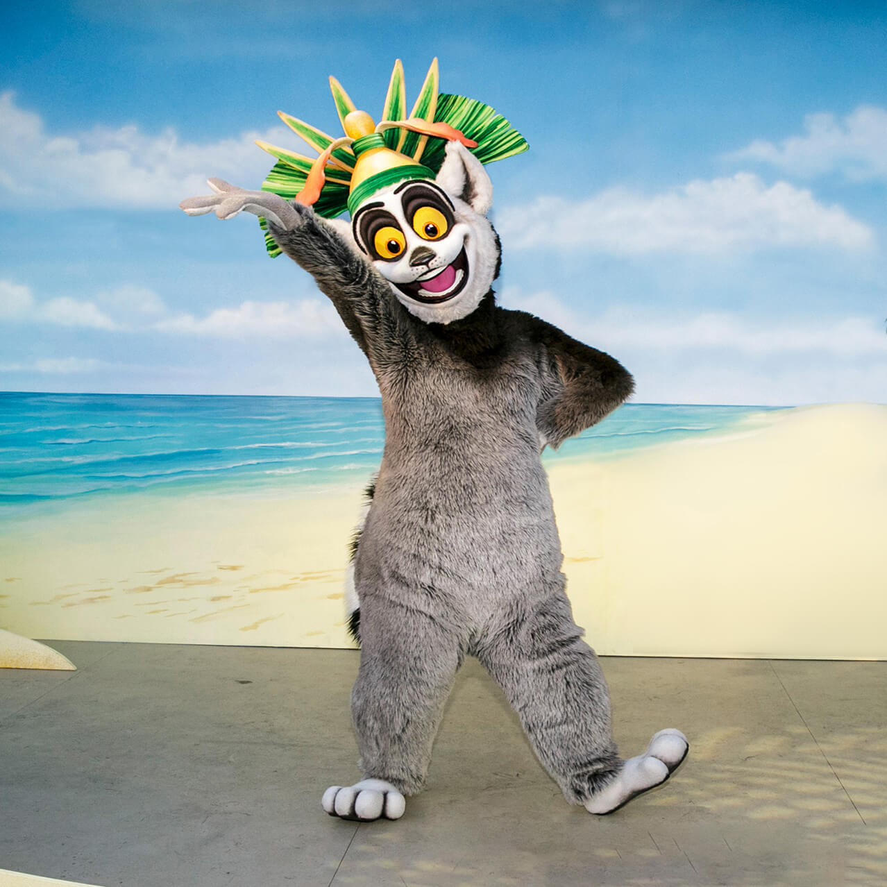 Meet King Julien | Universal Studios Hollywood