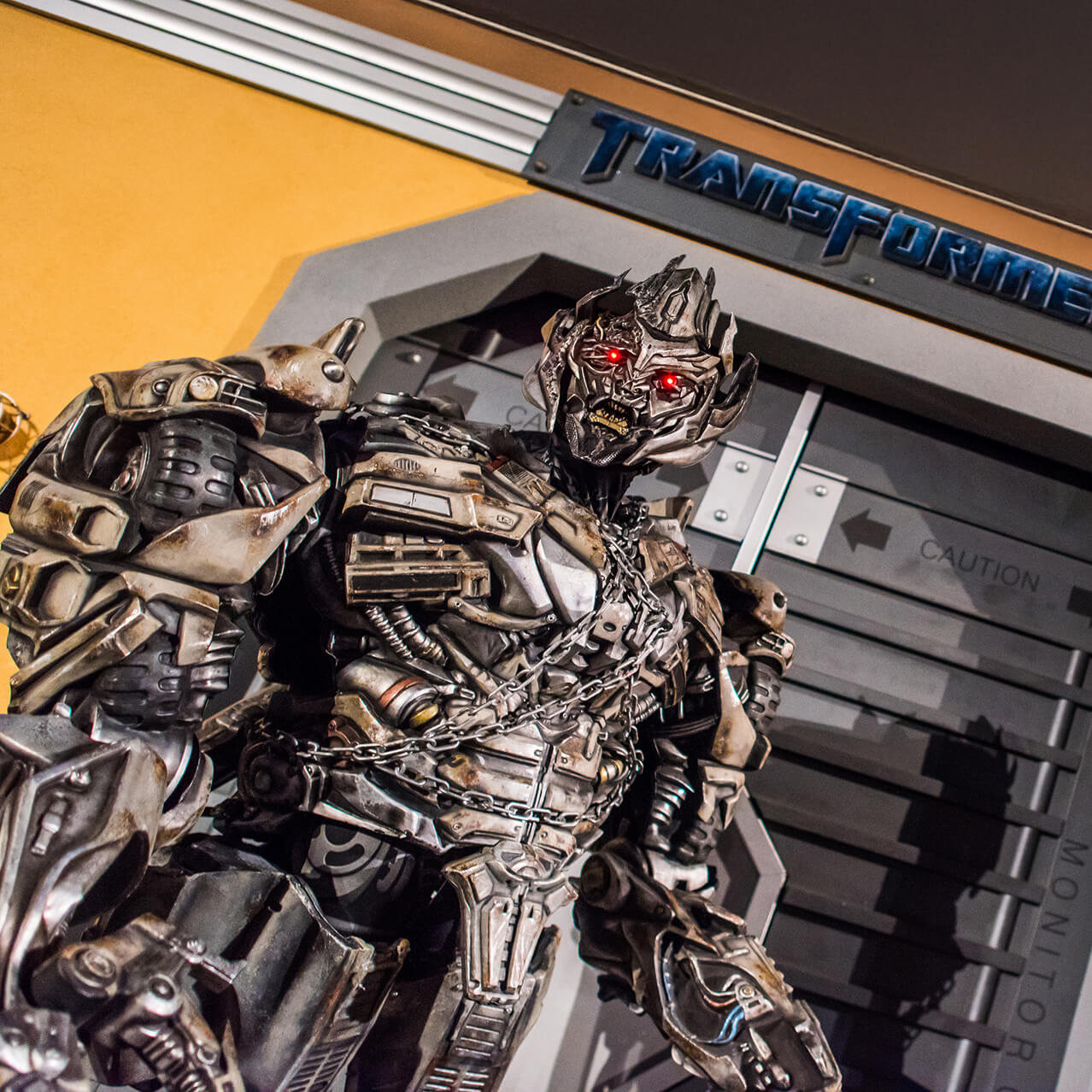 Meet Megatron | Universal Studios Hollywood
