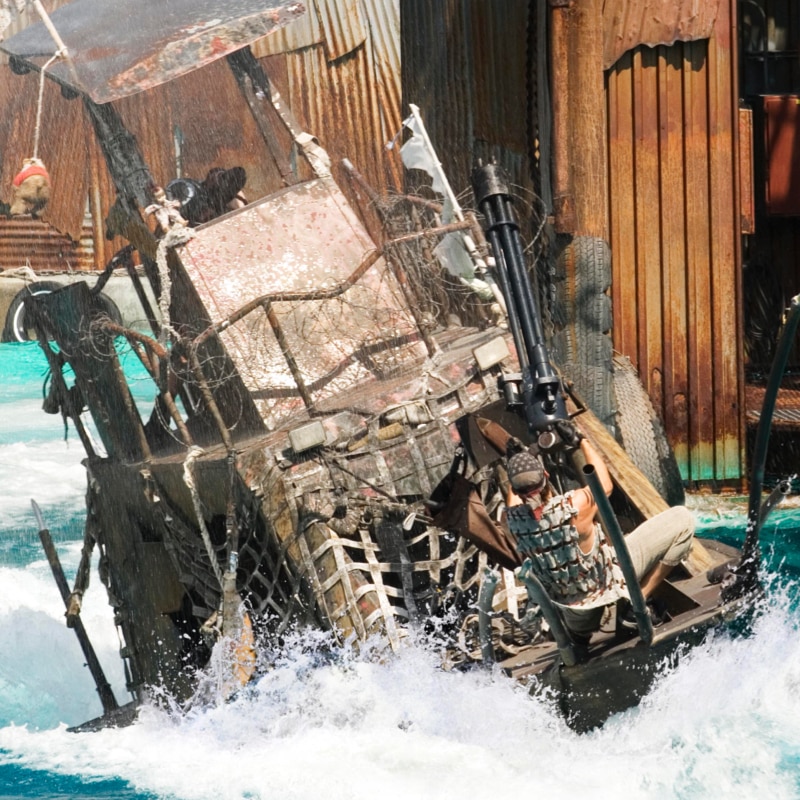 Universal Studios Hollywood Waterworld | Live Show & Live Stunts
